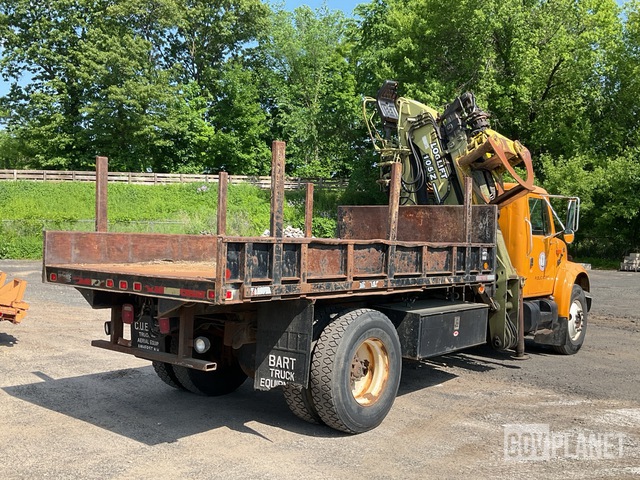 2000 Loglift F105ZT8R Log Loader on 2002 International 4900 Flatbed Log ...