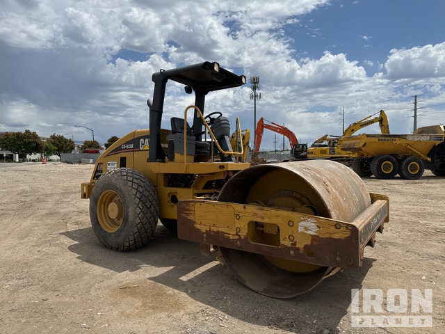 2005 Cat CS-533E Smooth Drum Compactor in Boise, Idaho, United States ...