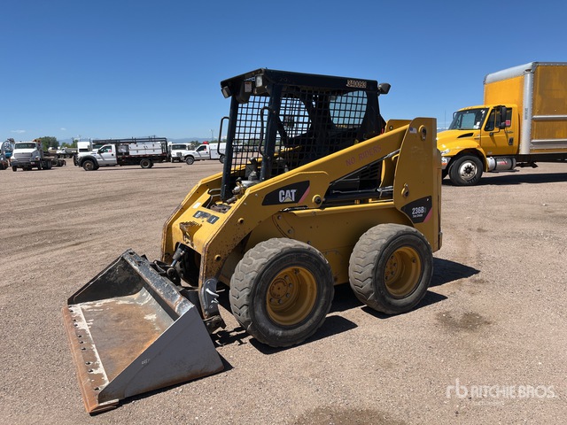 2011 Cat 236B Two-Speed Skid Steer Loader | Ritchie Bros. Auctioneers