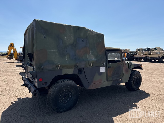 Surplus 2001 AM General M1097A2 HMMWV 2 Door Soft Top w/Truck Body in ...