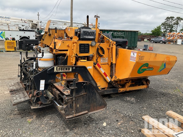 2009 LeeBoy 5000 LD Track Asphalt Paver in Central Islip, New York ...