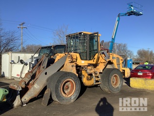 2013 Volvo L110G Wheel Loader in Minneapolis, Minnesota, United States ...