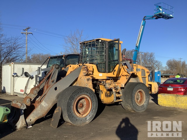 2013 Volvo L110G Wheel Loader in Minneapolis, Minnesota, United States ...