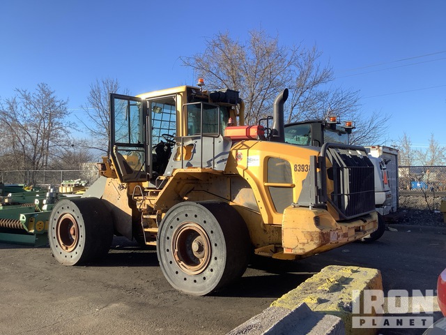 2013 Volvo L110G Wheel Loader in Minneapolis, Minnesota, United States ...