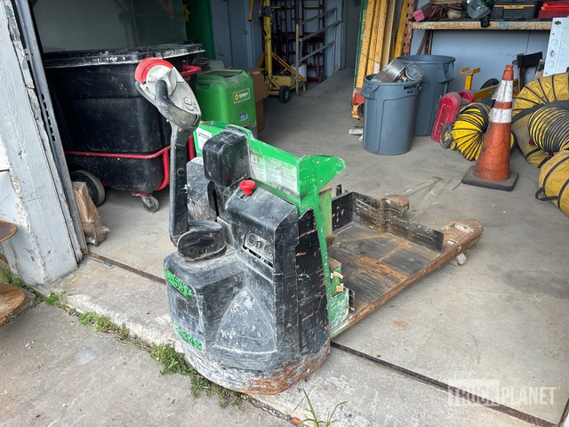 2018 Yale MPB045VG Pallet Jack in FORT LAUDERDALE, Florida, United ...