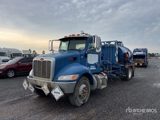 2013 Peterbilt 337 4x2 Tanker Truck (Inoperable) | Ritchie Bros ...