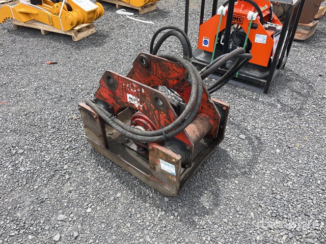 Stanley 23 in Plate Compactor Attachment | Ritchie Bros. Auctioneers