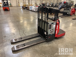 2021 Raymond 8410 6000 lb Electric Pallet Jack in Lenexa, Kansas ...