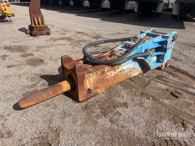 2011 Ramfos TF-30 BA Q/C Hydraulic Breaker | Ritchie Bros. Auctioneers