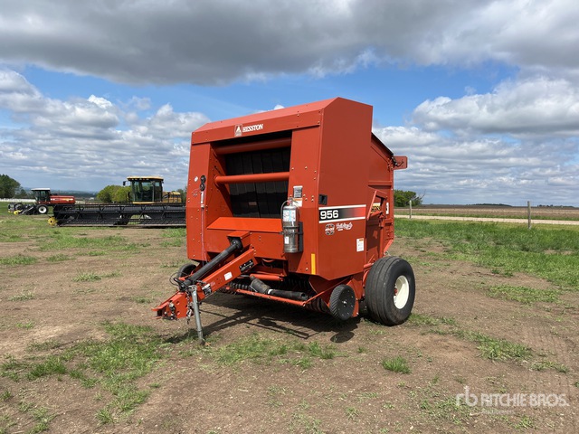 2003 Hesston 956A Round Baler | Ritchie Bros. Auctioneers