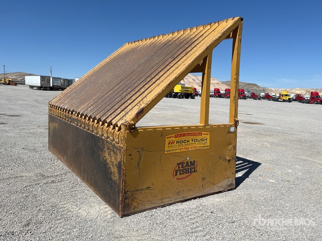 Rock Tough 12 ft x 9 ft 12 Bar Grizzly Aggregate Feeder | Ritchie Bros ...