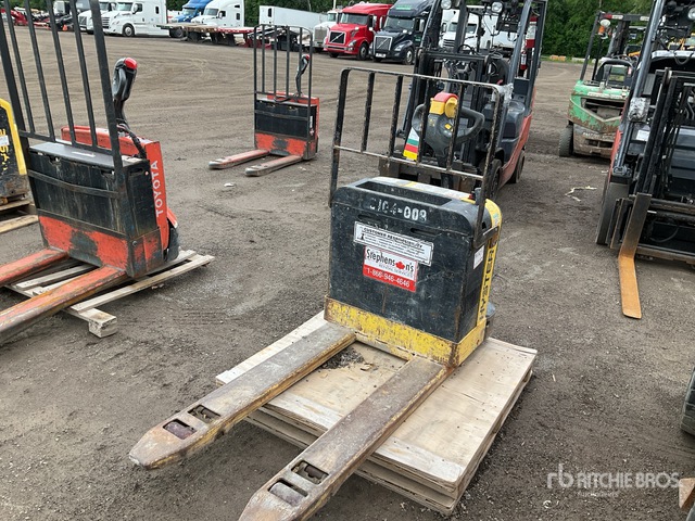 Hyster W40Z 4000 lb Electric Pallet Jack | Ritchie Bros. Auctioneers