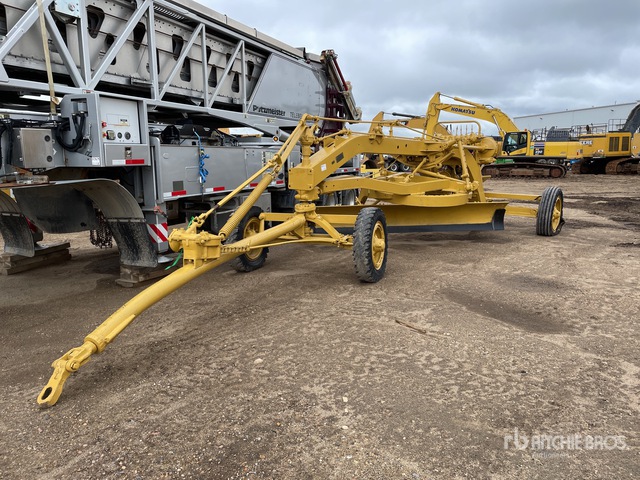 Cat 12 ft Pull Grader | Ritchie Bros. Auctioneers
