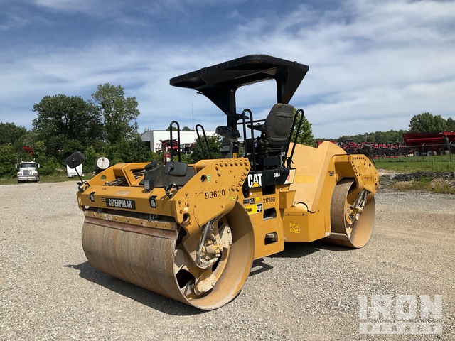 2015 Cat CB64 Double Drum Roller in Paragould, Arkansas, United States ...