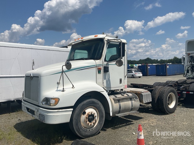 2002 International 9100 4x2 S/A Day Cab Truck Tractor (Inoperable ...