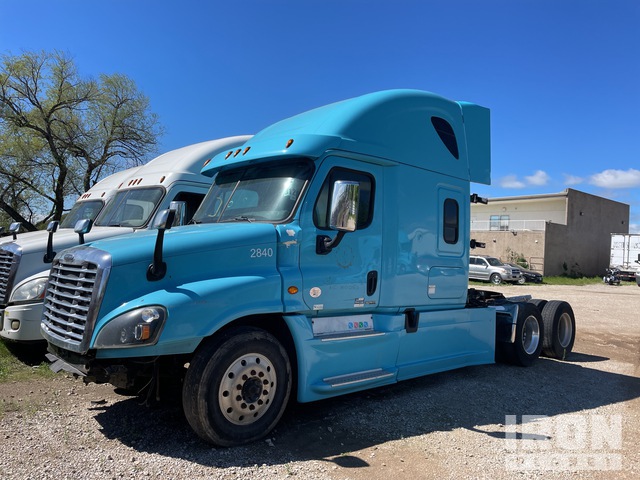 2016 Freightliner Cascadia 125 6x4 T/A Sleeper Truck Tractor in Fort ...