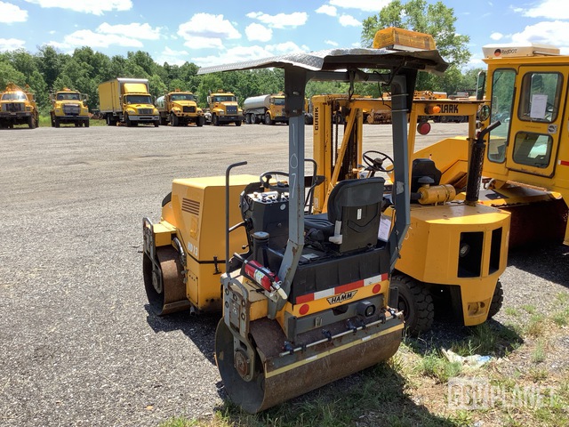 Hamm HD13 Double Drum Roller in Grantville, Pennsylvania, United States ...