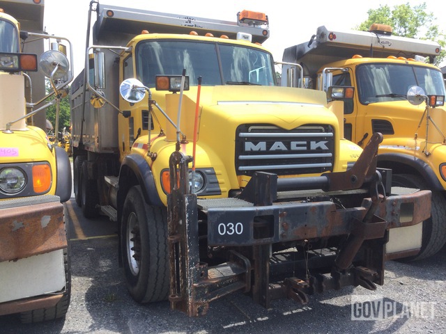 2007 Mack CV700 T/A Snow Plow Truck in Grantville, Pennsylvania, United ...