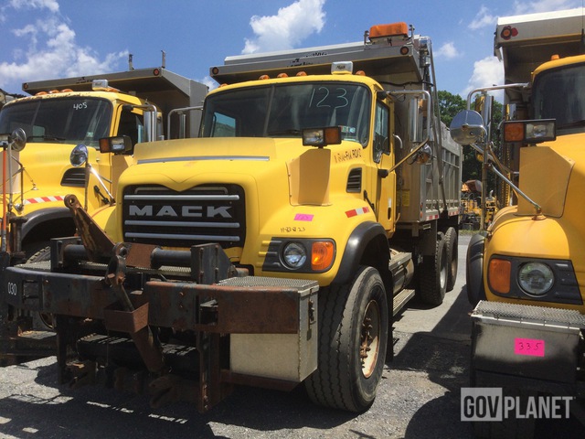 2007 Mack CV700 T/A Snow Plow Truck in Grantville, Pennsylvania, United ...