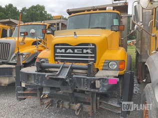 2005 Mack CV713 T/A Snow Plow Truck in Grantville, Pennsylvania, United ...
