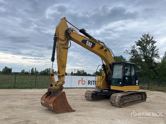 2018 Cat 325F L CR Pelle Sur Chenilles Tracked Excavator | Ritchie Bros ...
