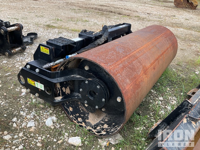 2021 Cat CV117 66 in Skid Steer Vibratory Roller in Jonesboro, Arkansas ...