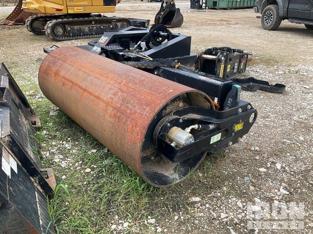 2021 Cat CV117 66 in Skid Steer Vibratory Roller in Jonesboro, Arkansas ...