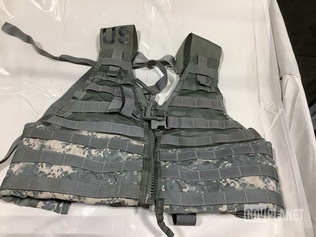 Surplus (40) Fighting Load Carriers & (6) Load Carrying Utility Belts ...