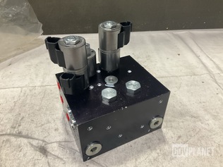 Surplus Womack Machine HF105739-16 Hydraulic Manifold Assembly in ...