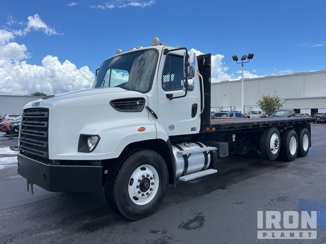 2013 Freightliner 114SD 8x4 Flatbed Truck in Clearwater, Florida ...