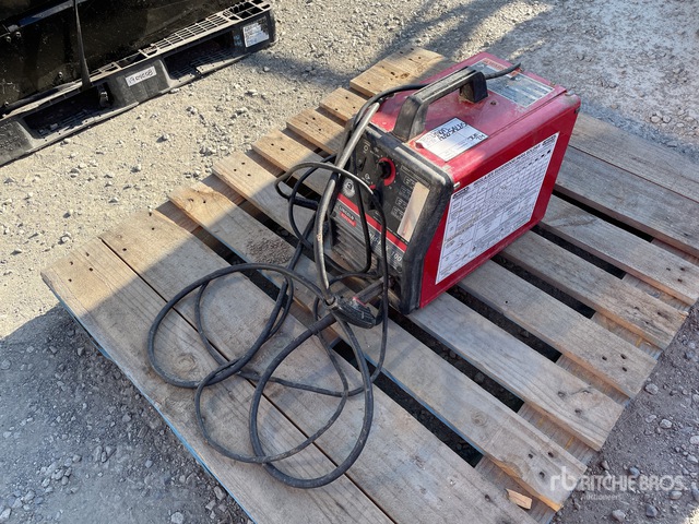 Lincoln 100 A Electric Welder | Ritchie Bros. Auctioneers