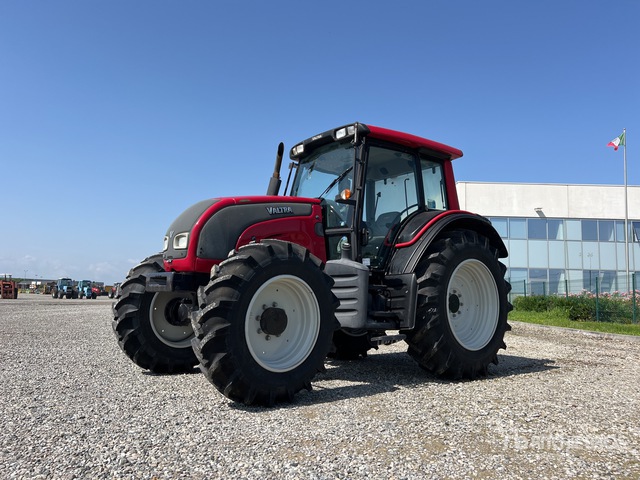 2010 Valtra N101 4WD Tractor | Ritchie Bros. Auctioneers