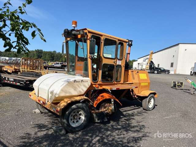 2002 Broce RJ350 Self-Propelled Broom (Inoperable) | Ritchie Bros ...