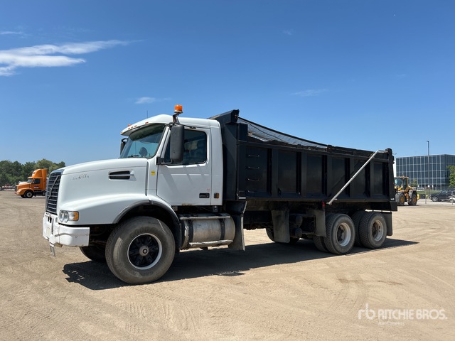 2002 Volvo VHD 6x4 T/A Dump Truck | Ritchie Bros. Auctioneers