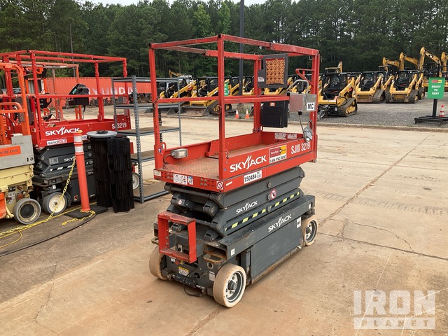 2016 Skyjack SJ1113219 Electric Electric Scissor Lift in Dacula ...