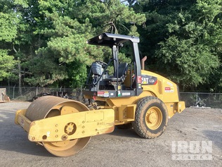 2014 Cat CS44 Smooth Drum Compactor in Augusta, Georgia, United States ...