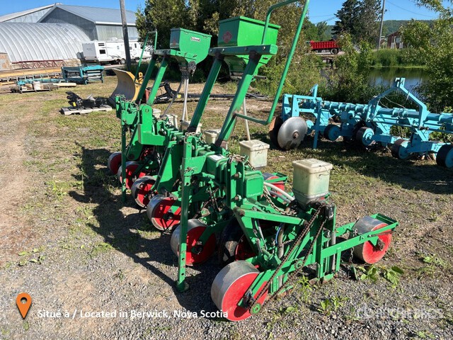 Cole 6 Row Planter | Ritchie Bros. Auctioneers