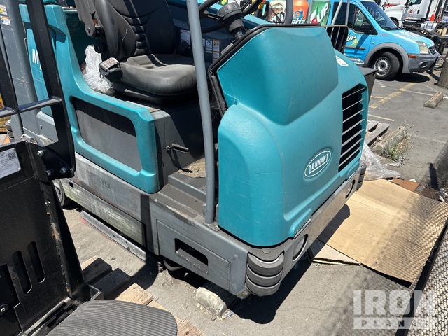 2008 Tennant M20 Ride-On Floor Sweeper in San Leandro, California ...