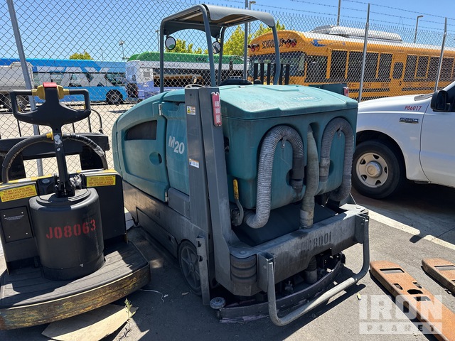 2008 Tennant M20 Ride-On Floor Sweeper in San Leandro, California ...