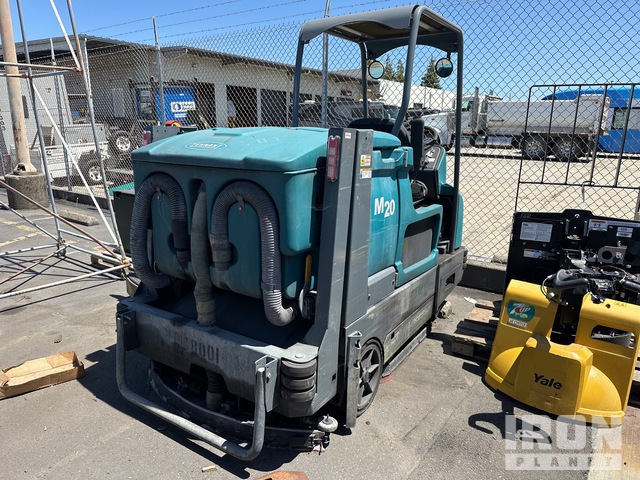 2008 Tennant M20 Ride-On Floor Sweeper in San Leandro, California ...