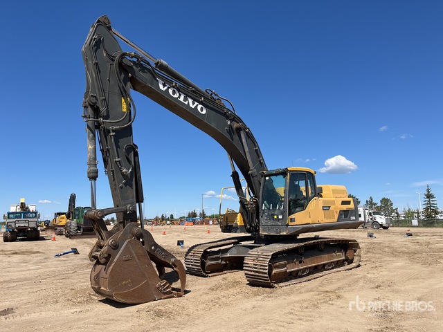 2014 Volvo EC340DL Tracked Excavator | Ritchie Bros. Auctioneers
