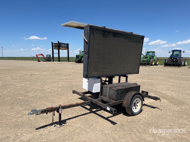 2011 Wanco WVTM Solar Message Board | Ritchie Bros. Auctioneers