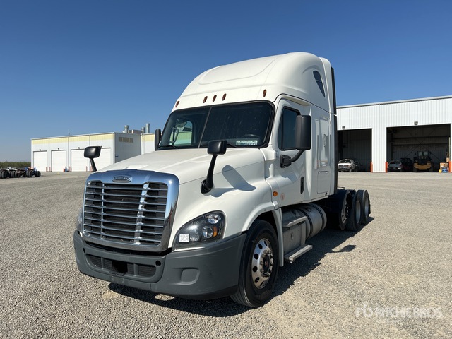 2018 Freightliner Cascadia 125 8x4 Tri/A Sleeper Truck Tractor ...