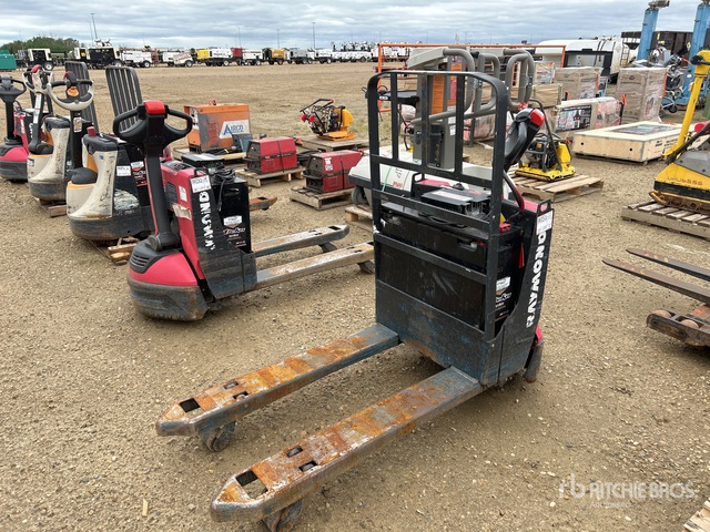 2017 Raymond 8210 4500 lb Electric Pallet Jack | Ritchie Bros. Auctioneers