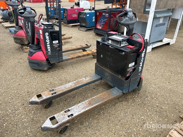 2017 Raymond 8210 4500 lb Electric Pallet Jack | Ritchie Bros. Auctioneers