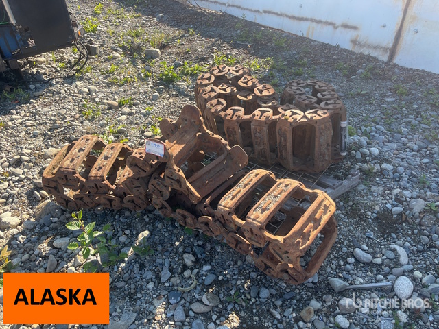 Tracks - Fits Compact Track Loader Cat 236 | Ritchie Bros. Auctioneers