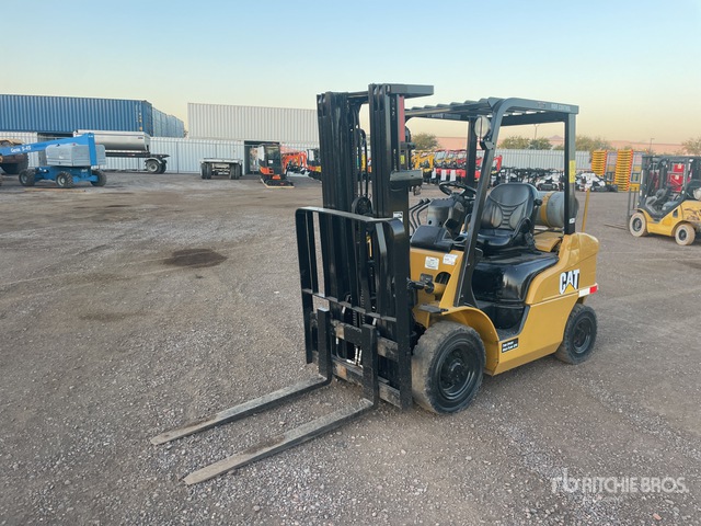 2006 Cat P5000 5000 lb Pneumatic Tire Forklift | Ritchie Bros. Auctioneers