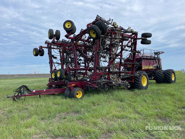 2014 Seed Hawk XL Series 84 ft Air Drill | Ritchie Bros. Auctioneers