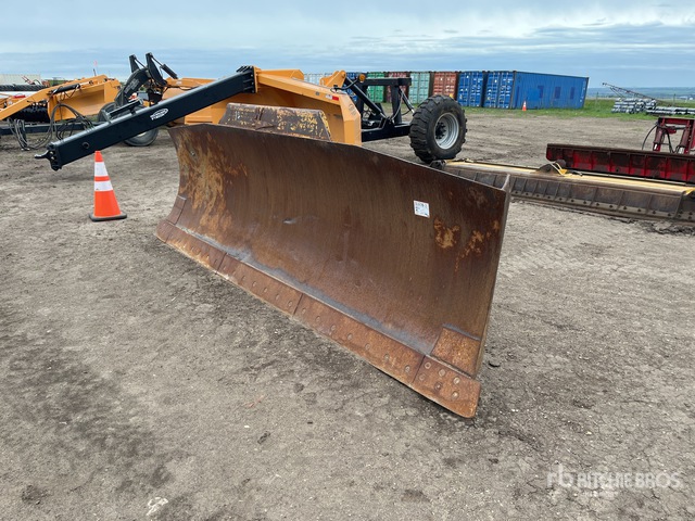 13 ft 6-Way Dozer Blade - Fits Cat D8 | Ritchie Bros. Auctioneers
