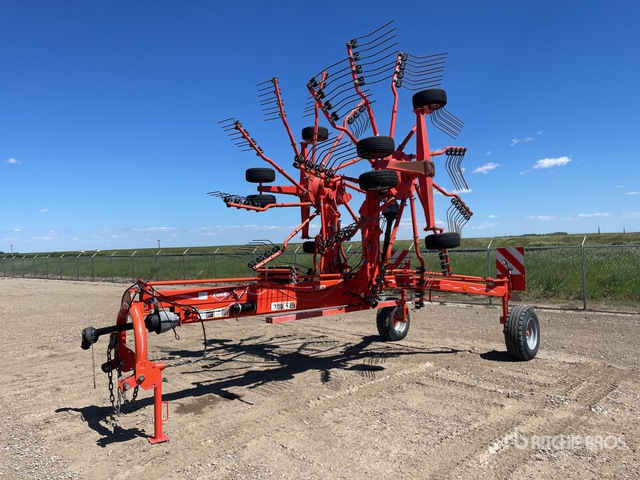 Kuhn GA7501 2-Point Twin Rotor Hay Rake | Ritchie Bros. Auctioneers